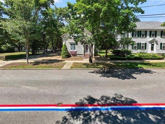 Bristol RI 02809 104760690
