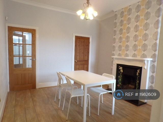 Bristol Road, Coventry, CV5 2 bed end of terrace house to rent £1,375 pcm £317 pw