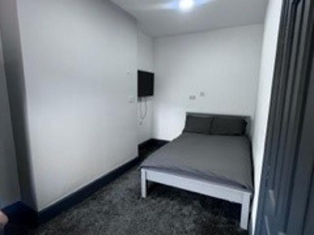 BRISTOL ROAD CLOSE TO UNI & QE HOUSE SHARE ROOM 2
