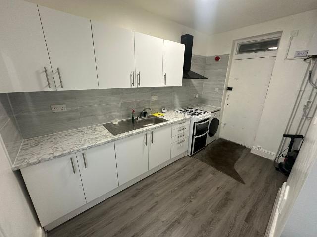 Bristol Road, Birmingham B29, 2 bed flat to rent, £1,400 pcm | PrimeLocation