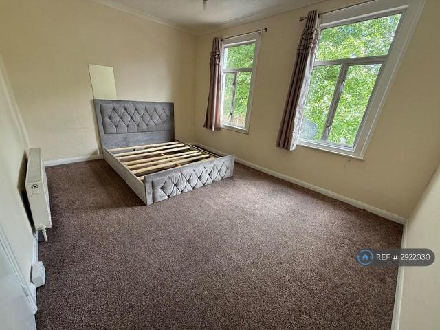 Bristol Road, London, E7 3 bed terraced house to rent £2,300 pcm £531 pw