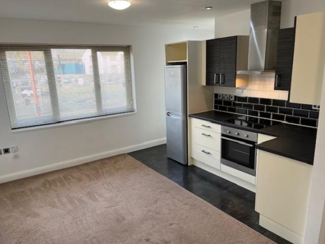 Bristol Road South, Northfield, Birmingham B31, 2 bed flat to rent, £1,150 pcm | PrimeLocation