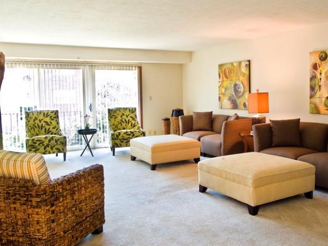Bristol Square Apartments