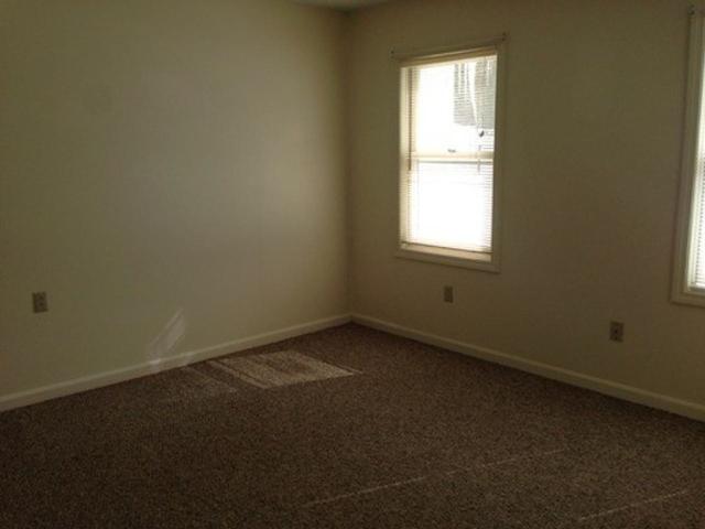 Briston Manor West 1 Bedroom Apartment for Rent at 37 Ridgewood Rd, Manchester, NH 03110 River Corridor