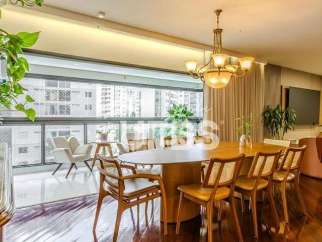 Bruxelas Apartamento 4 quartos, sendo 3 suítes