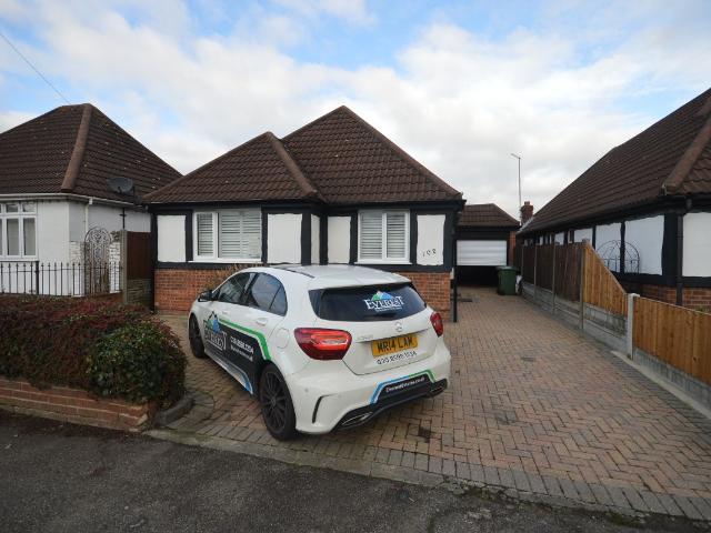 Bruce Grove, Wickford