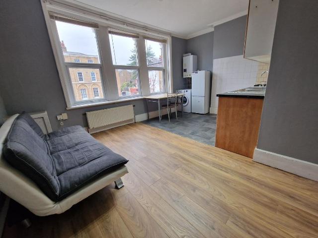 Bruce Grove, London N17, 1 bed flat to rent, £1,300 pcm | PrimeLocation