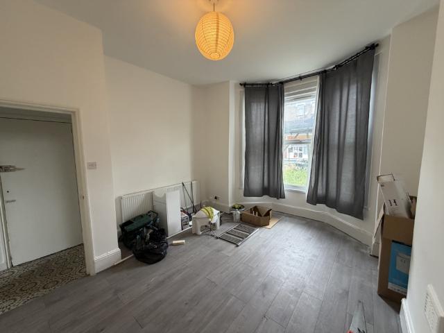 Bruce Grove, N17 2 bed flat to rent £1,800 pcm £415 pw