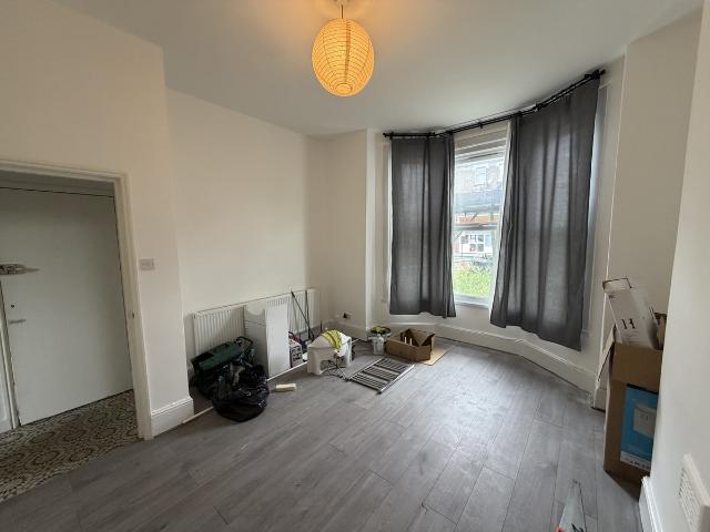 Bruce Grove N17, 2 bed flat to rent, £1,800 pcm | PrimeLocation
