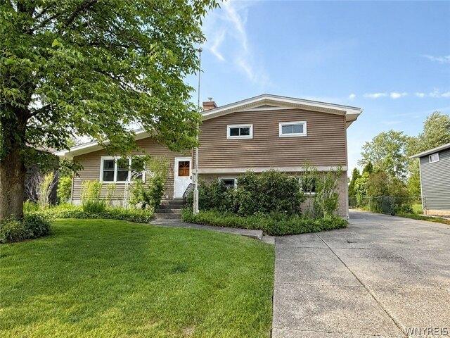 Bruce Ln, Grand Island, Home For Sale