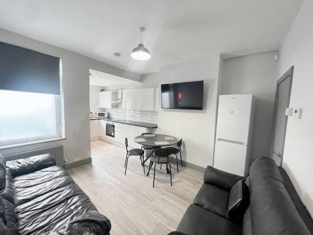 Bruce Road, Sheffield S11 4 bed terraced house to rent £1,993 pcm £460 pw