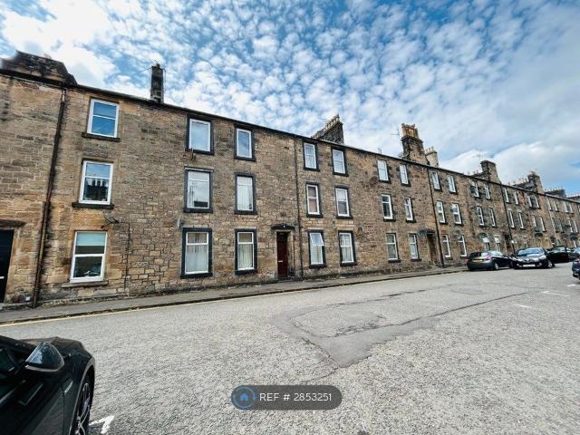 Bruce Street, Stirling FK8, 2 bed flat to rent, £1,050 pcm | PrimeLocation