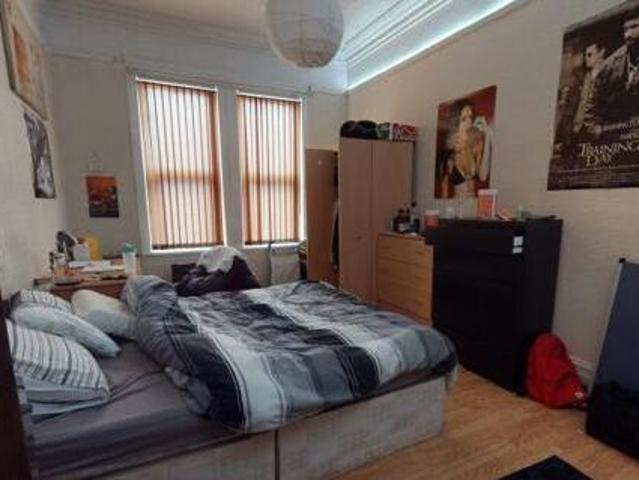 Brudenell Avenue, Hyde Park, 7 Bedroom Property