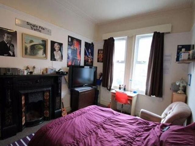Brudenell Avenue, Leeds, 6 Bedroom House