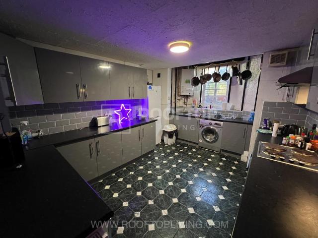Brudenell Grove, Leeds LS6 6 bed house to rent £3,510 pcm £810 pw