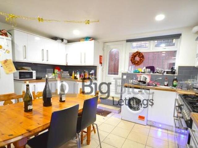 Brudenell Mount, Hyde Park, 6 Bedroom Terraced