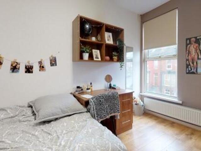 Brudenell Mount, Hyde Park, 6 Bedroom Terraced