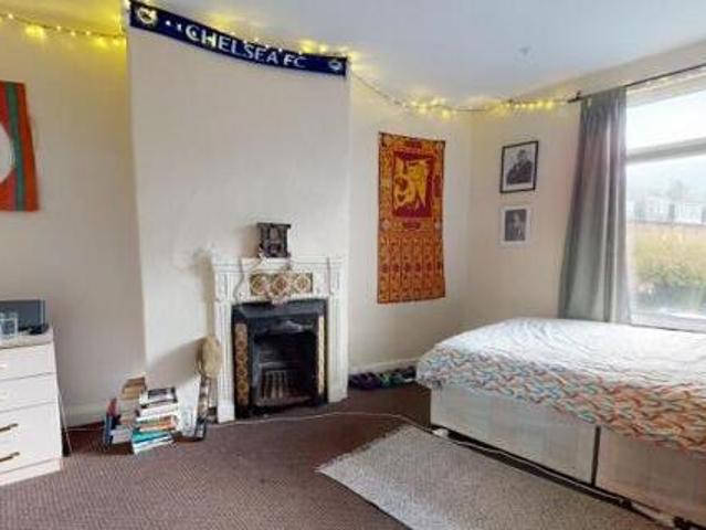Brudenell Street, Hyde Park, 4 Bedroom End