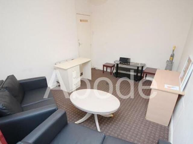 Brudenell Street, Hyde Park, 3 Bedroom House