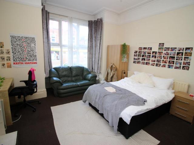 Brudenell Road, Hyde Park, Leeds LS6 7 bed terraced house to rent £3,003 pcm £693 pw