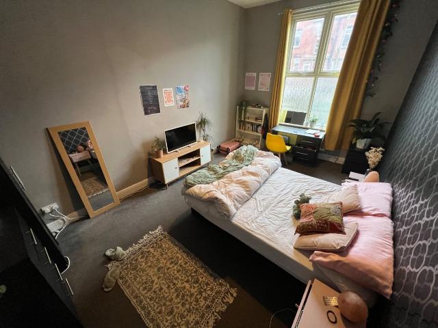 Brudenell Road, Hyde Park, Leeds, West Yorkshire LS6, Room to rent, £550 pcm | PrimeLocation
