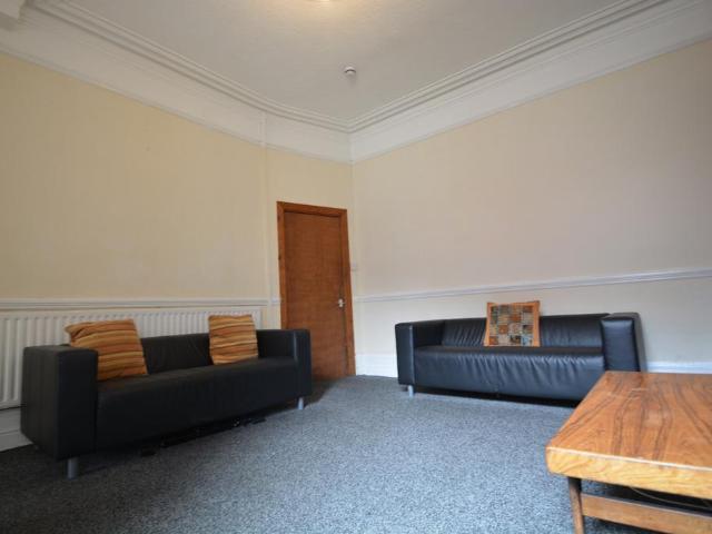 Brudenell Road, Leeds LS6 6 bed house to rent £3,640 pcm £840 pw