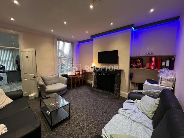 Brudenell Road, Leeds LS6 8 bed house to rent £5,027 pcm £1,160 pw