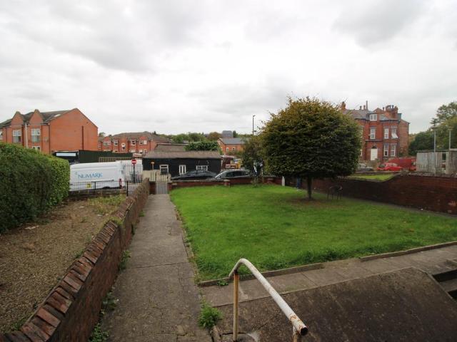 Brudenell Road, Leeds LS6 8 bed terraced house to rent £4,853 pcm £1,120 pw
