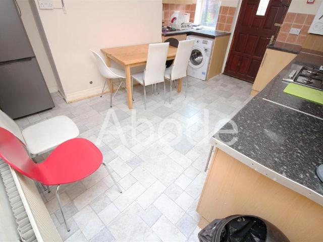 Brudenell View, Hyde Park, Leeds 5 bed house to rent £2,102 pcm £485 pw