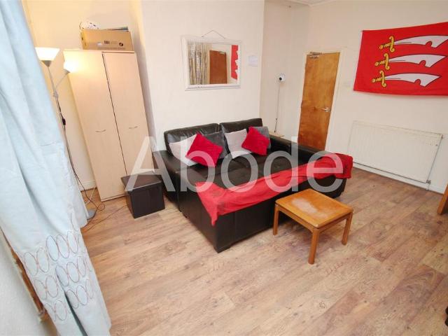 Brudenell View, Hyde Park, Leeds 5 bed house to rent £3,068 pcm £708 pw