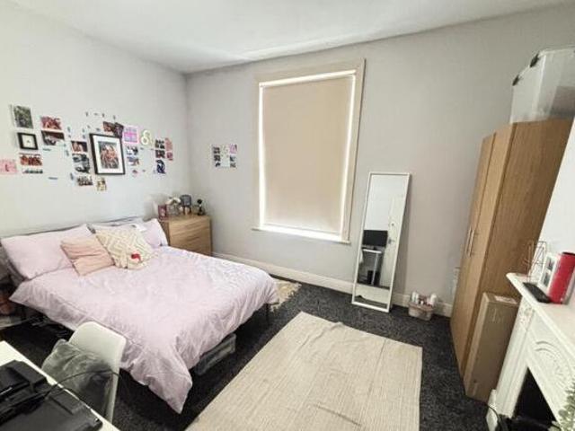 Brudenell View, Leeds, 5 Bedroom House