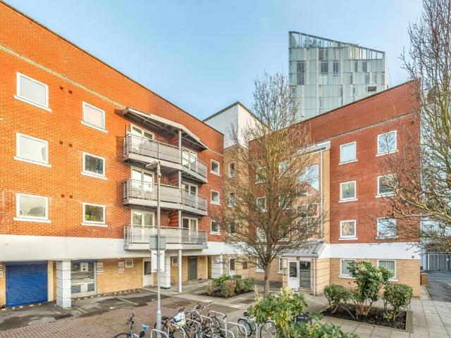 Bruford Court, Greenwich SE8, 2 bed flat to rent, £1,900 pcm | PrimeLocation