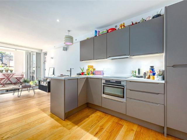 Bruges Place, Camden, London, NW1 1 bed flat to rent £2,700 pcm £623 pw