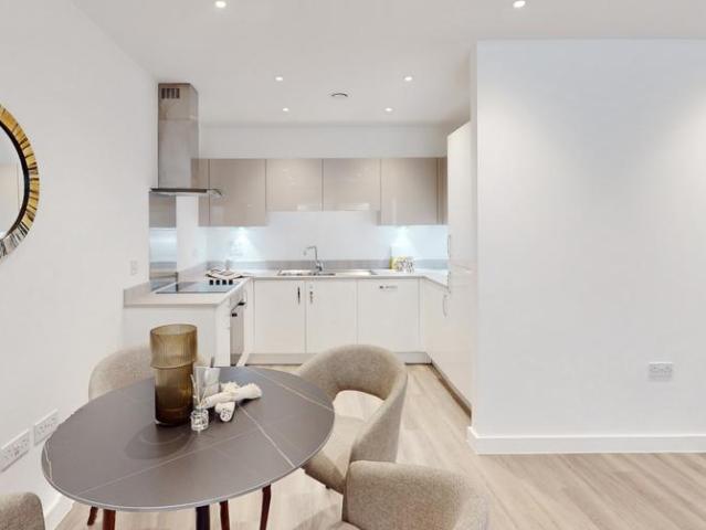 Brumwell Avenue, London, SE18 1 bed flat to rent £1,925 pcm £444 pw