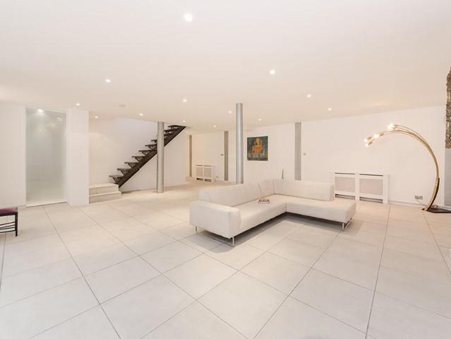 Brune Street, Spitalfields, London, E1 2 bed apartment to rent £4,100 pcm £946 pw