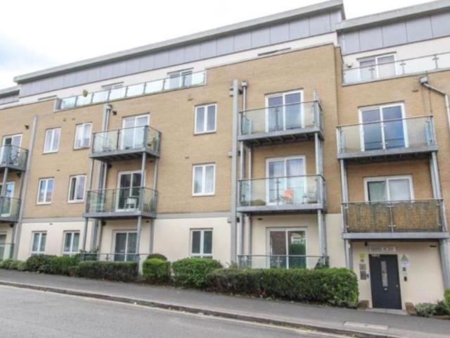 Brunel House, St. James Road, Brentwood CM14, 1 bed flat to rent, £1,400 pcm | PrimeLocation