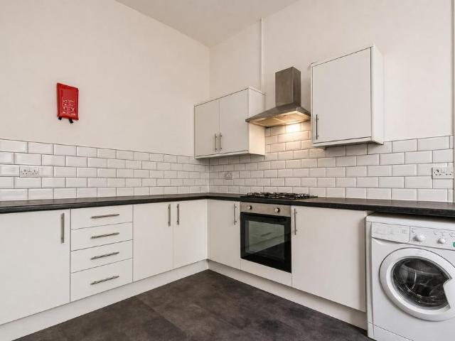 Brunel Terrace, Nottingham, NG7 8 bed semi detached house to rent £4,600 pcm £1,062 pw