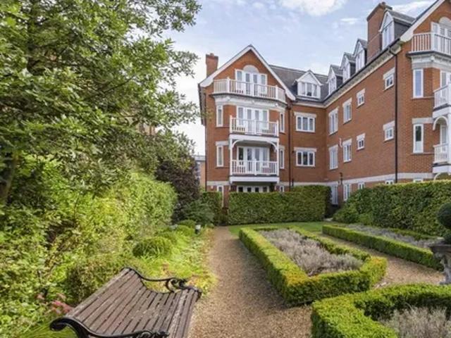 Brunswick Court, 1 Darlaston Road, London, SW19 4LF, United Kingdom | 2 bed apartment for rent #138147567 | Rentberry