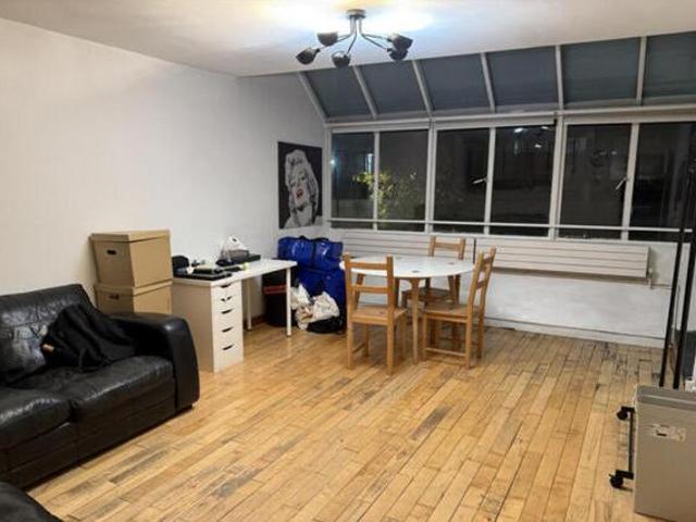 Brunswick Centre, London, 1 Bedroom Flat