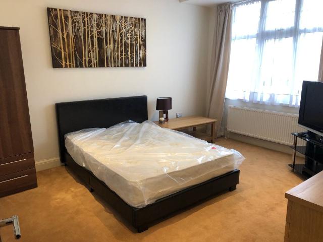 Brunswick Avenue, New Southgate N11, Room to rent, £850 pcm | PrimeLocation