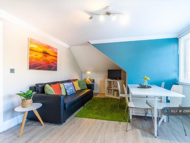Brunswick Fab Pad, Hove, BN3 2 bed flat to rent £2,200 pcm £508 pw