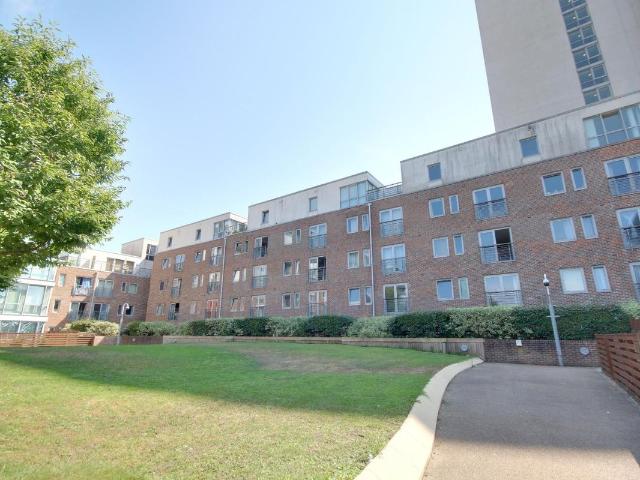 Brunswick House, Queen Street PO1, 1 bed flat to rent, £1,100 pcm | PrimeLocation