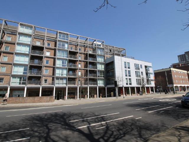 Brunswick House, Queen Street 1 bed flat to rent £1,050 pcm £242 pw