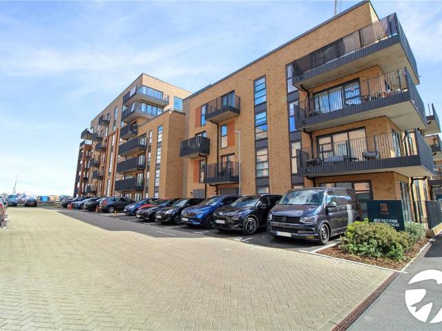 Brunswick Heights, Henley Approach, Northfleet, Gravesend DA11, 2 bed flat to rent, £1,650 pcm | PrimeLocation
