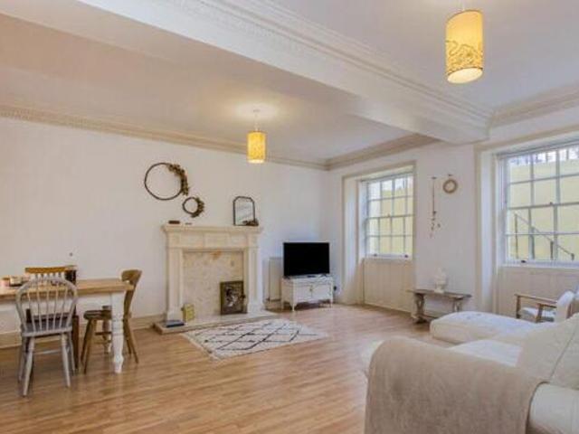 Brunswick Square, Hove, 2 Bedroom Flat