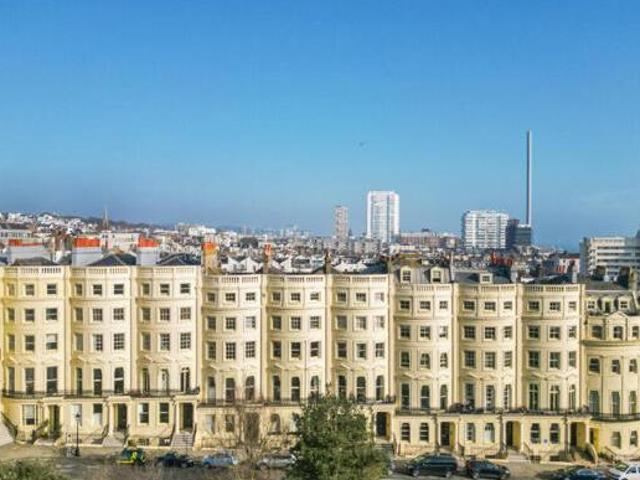 Brunswick Square, Hove, 2 Bedroom Flat