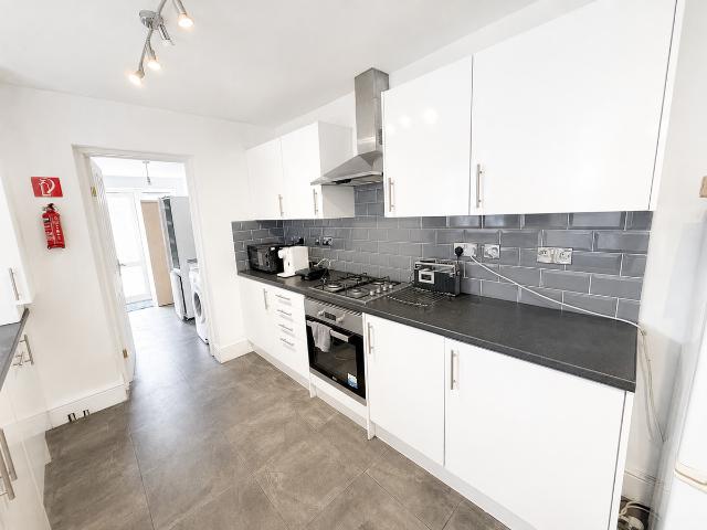 Brunswick Street, Walthamstow E17, 5 bed shared accommodation to rent, £3,800 pcm | PrimeLocation