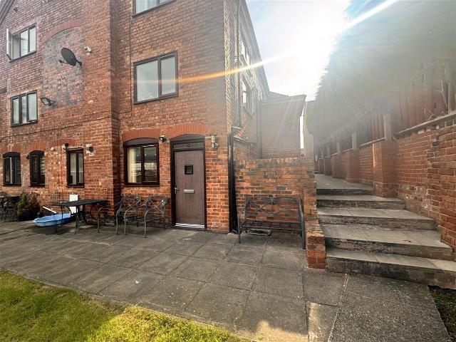 Brunswick Park Road, Wednesbury WS10, 1 bed flat to rent, £695 pcm | PrimeLocation