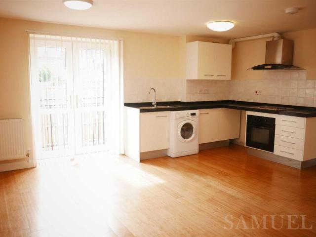 Brunswick Park Road, Wednesbury WS10, 2 bed flat to rent, £900 pcm | PrimeLocation