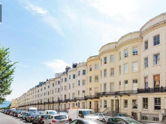 Brunswick Place, Hove, 3 Bedroom Flat
